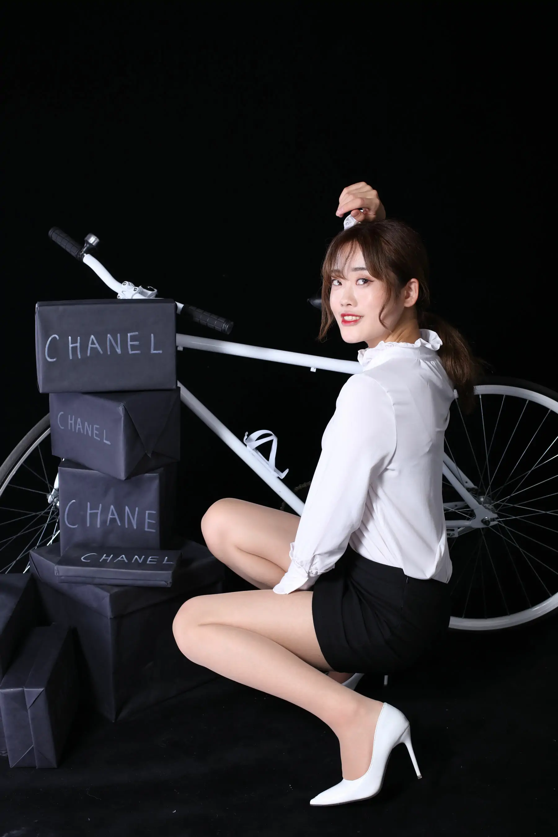 [奈丝] NO.122 可乐 黑与白的职业装(37P)-中国美女-Xiuno BBS