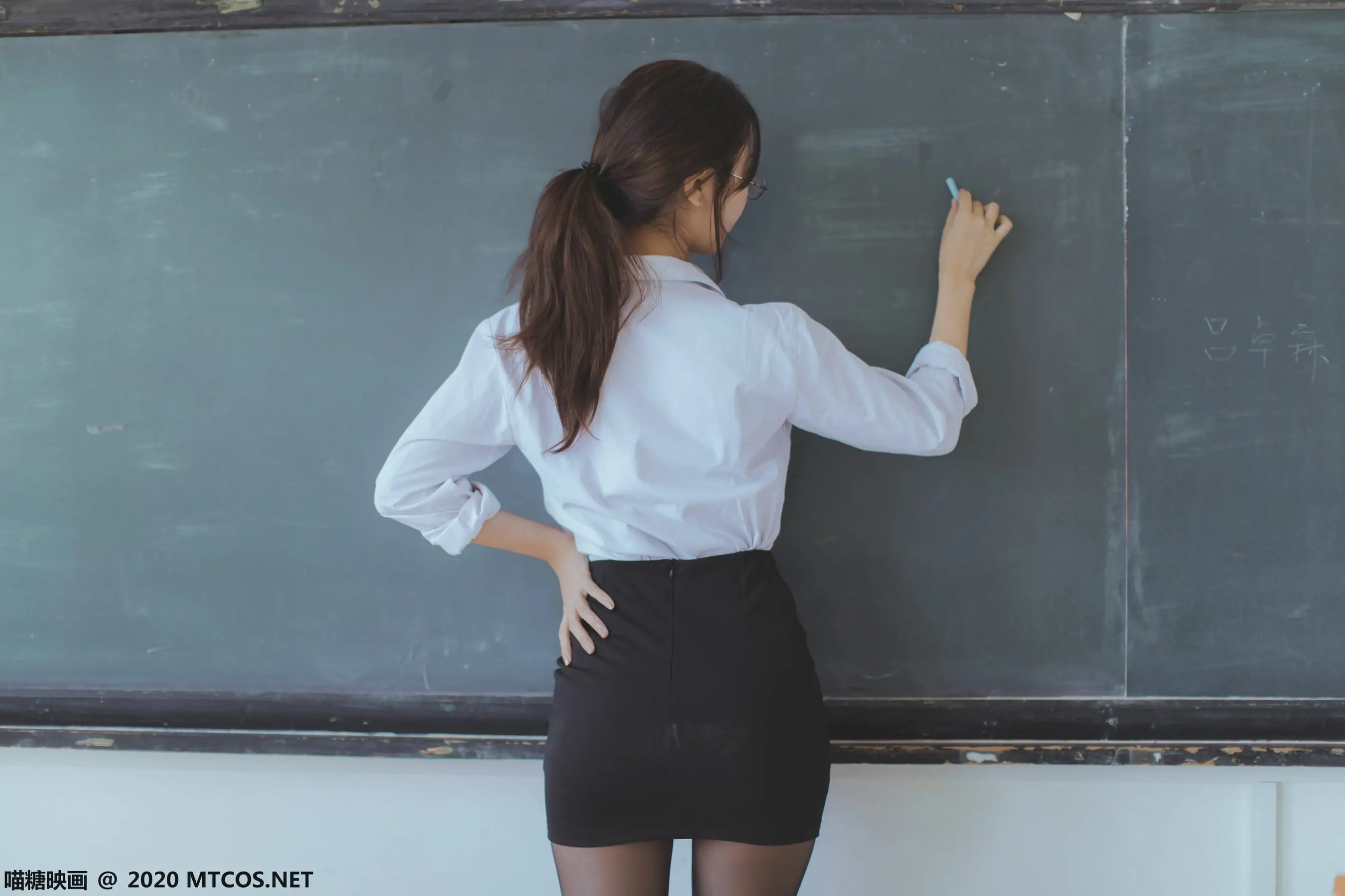 [喵糖映画] VOL.282 OL制服(29P)-中国美女-Xiuno BBS