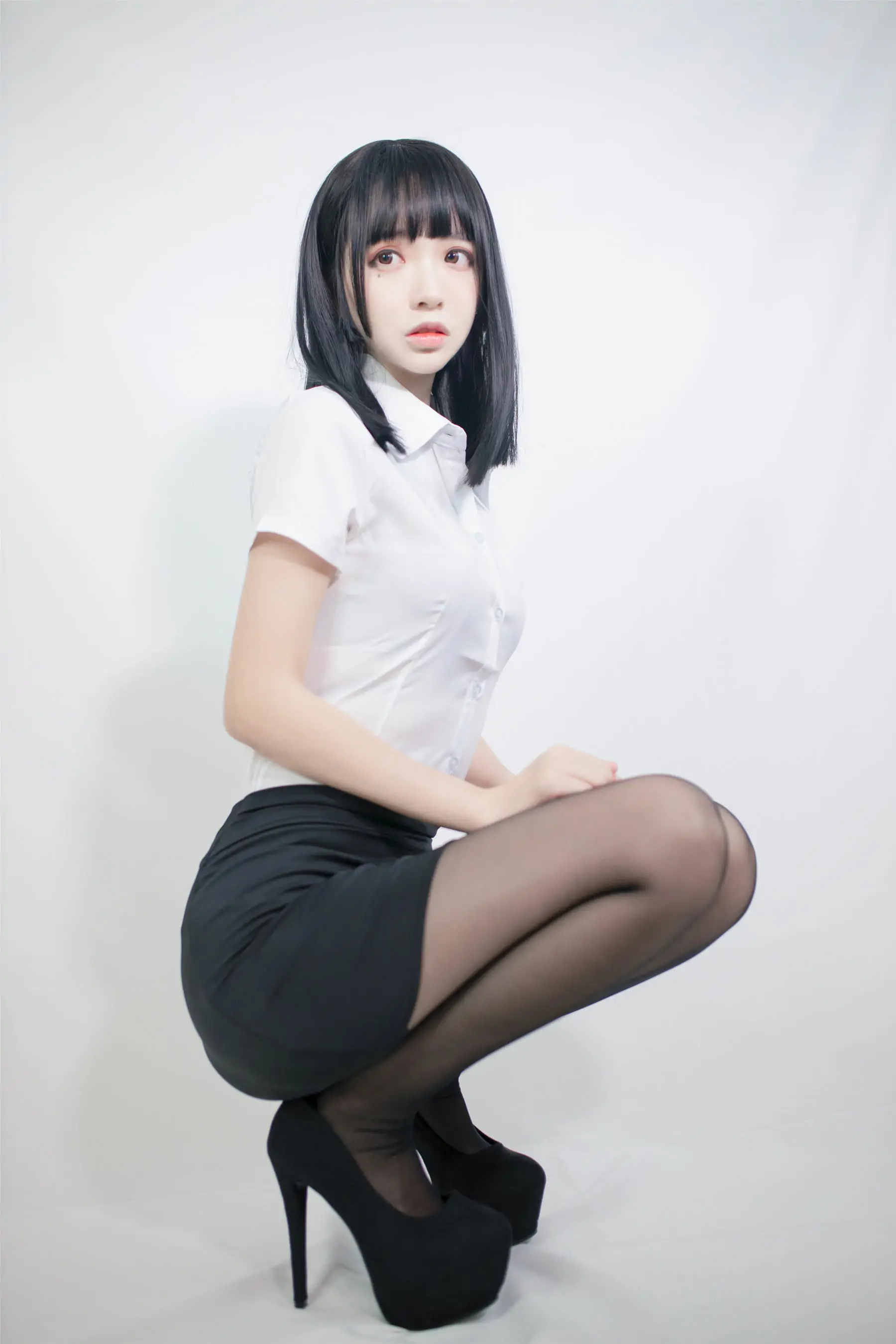 [COS福利] 疯猫ss - OL制服(40P)-中国美女-找套图