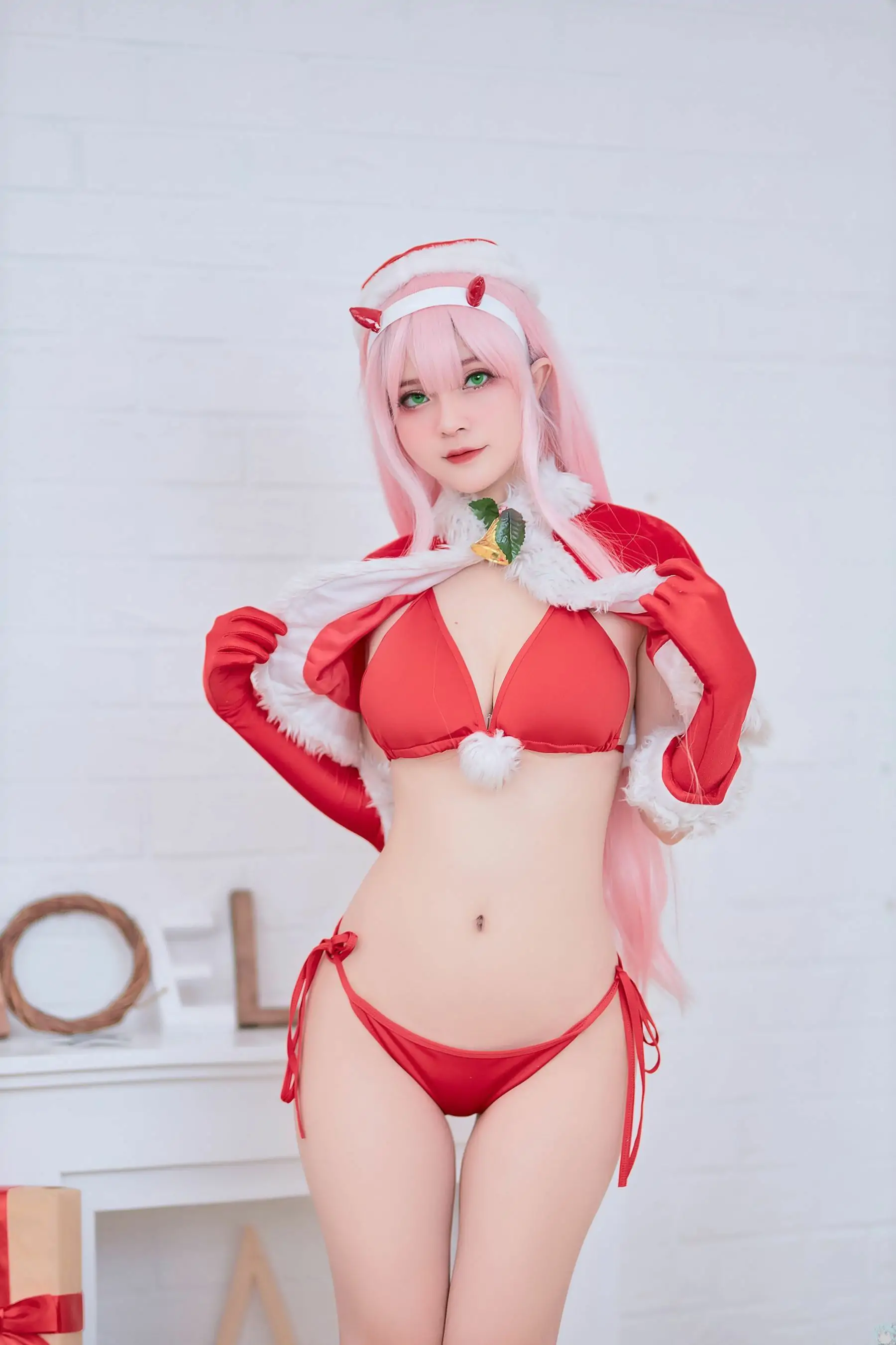 [COS福利] Azami - Zero Two X-Mas(26P)-中国美女-Xiuno BBS