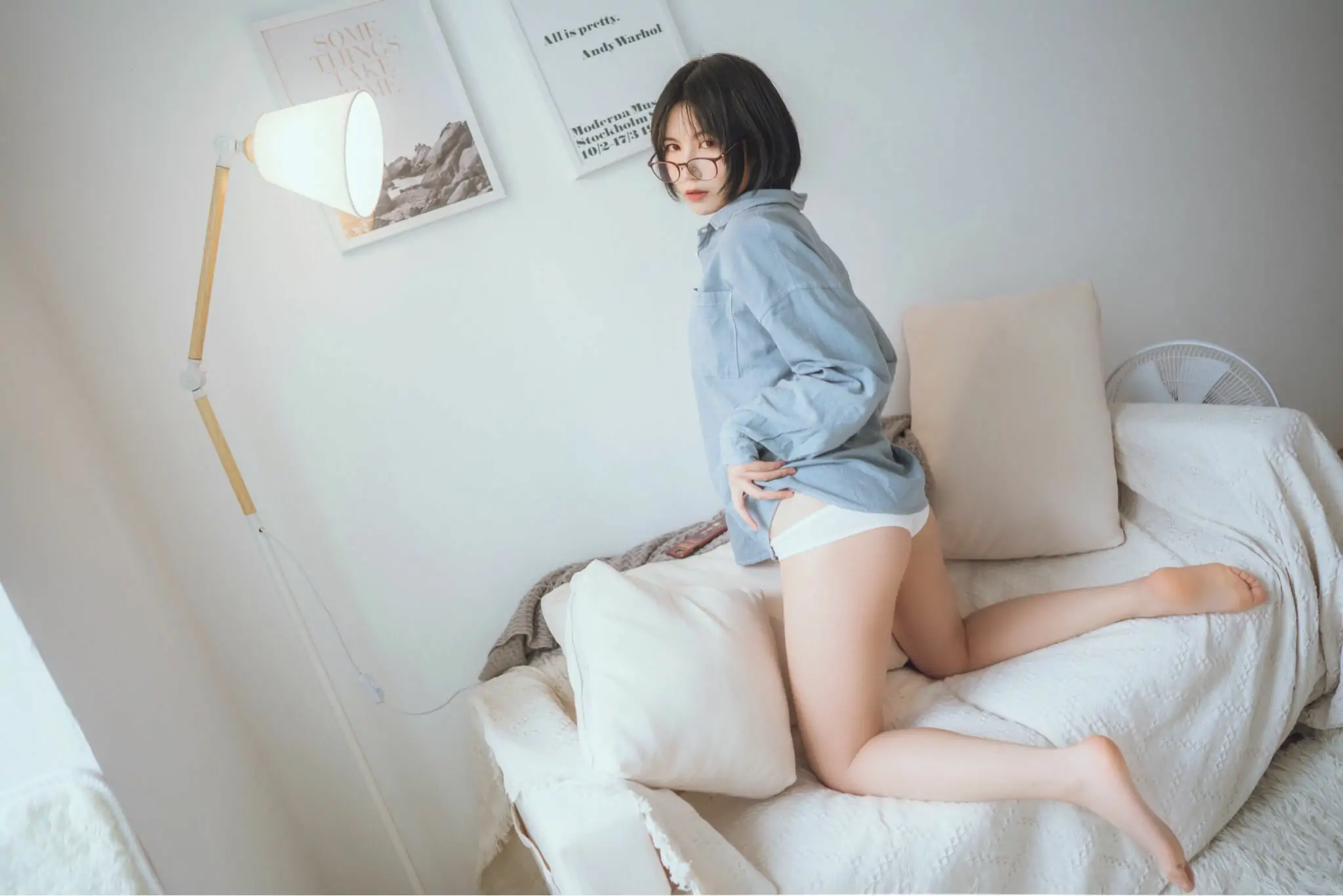 COSER美女逐月su 蓝色衬衫(22P)-中国美女-Xiuno BBS