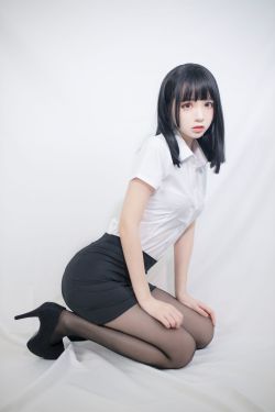 [COS福利] 疯猫ss - OL制服(40P)-中国美女-找套图